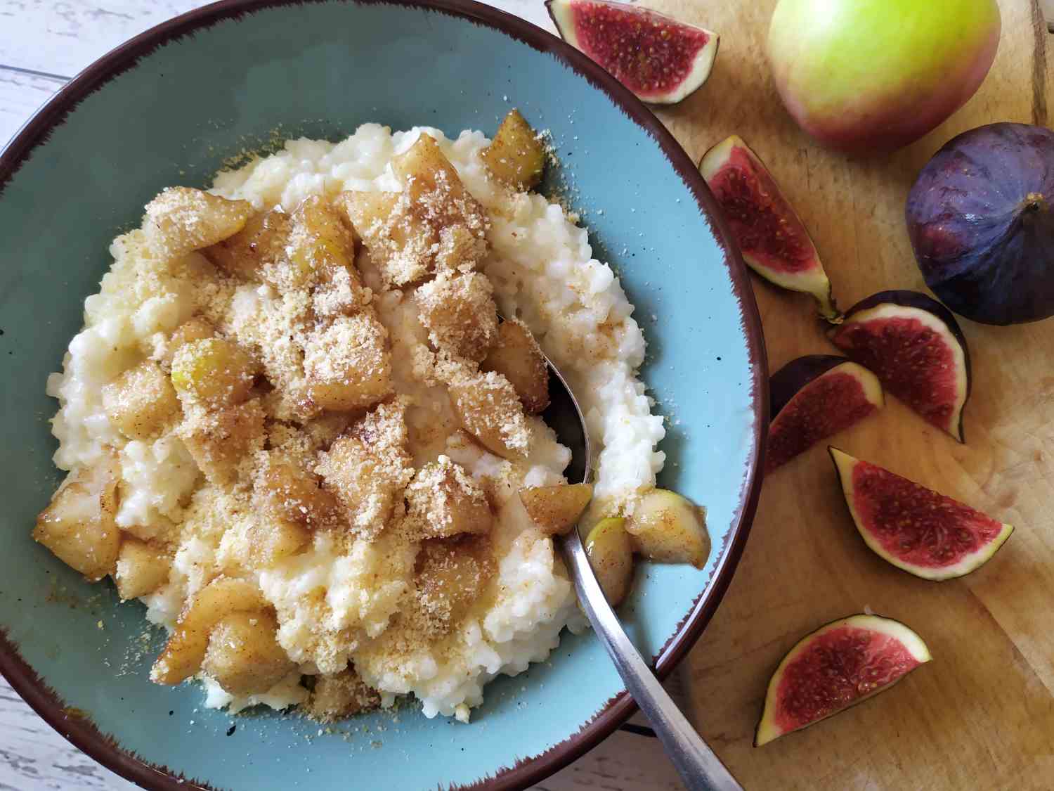 Rýžová kaše s jablkem a mandlemi - Snídaně na každý den